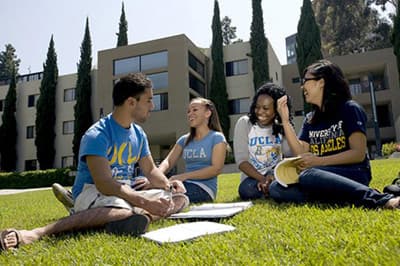 Four-Year-Colleges in den USA - College Contact